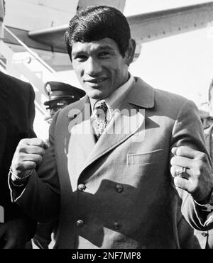 World Middleweight boxing champion Nino Benvenuti of Italy with his ...