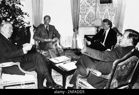 "Helmut Schmidt, James Callaghan, Jimmy Carter and Giscard d'Estaing ...