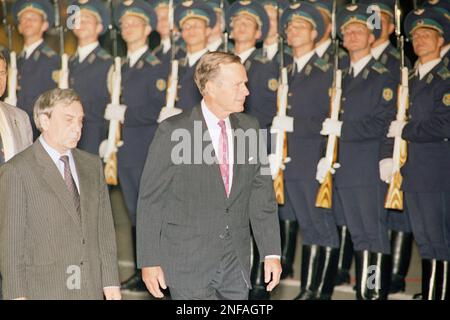 U S S R Vice President Gennady Yanayev Stock Photo - Alamy