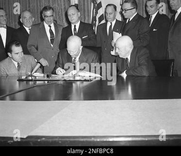 President Dwight D. Eisenhower, signing proclamation Hawaii statehood ...