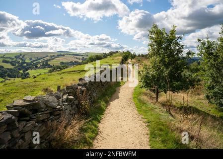 The Gritstone trail on Kerridge hill near Macclesfield, Cheshire ...