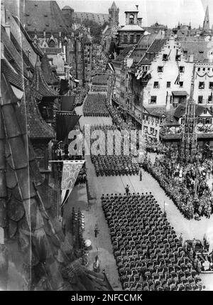 Adolf Hitler during the SA march in Dortmund, 1933 Stock Photo - Alamy