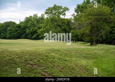 Native American Hopewell Culture prehistoric Earthworks burial mounds ...