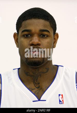 Detroit Pistons forward Amir Johnson defends against the Atlanta Hawks ...