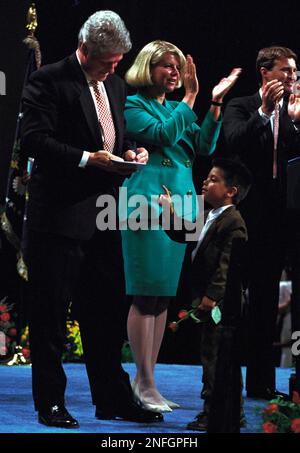 Gov. Evan Bayh and his wife, Susan, walk to the door of Governor's ...