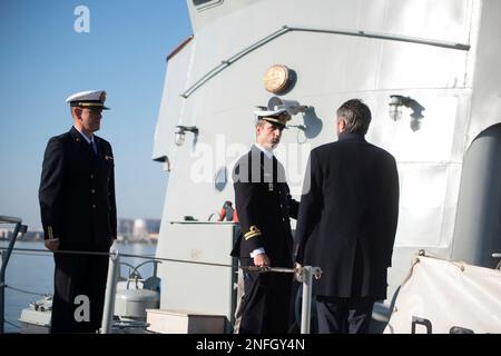 The patrol vessel 'Tabarca' (P-28) in the port of Vilagarcía de Arousa ...