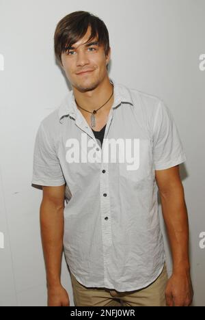Actor - singer Rob Mayes from MTV's "The American Mall" television show ...