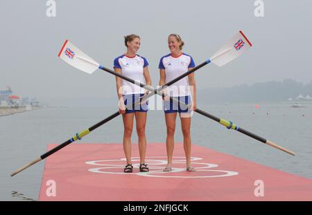 The British Beijing Olympic rowing team photographed on the steps of ...