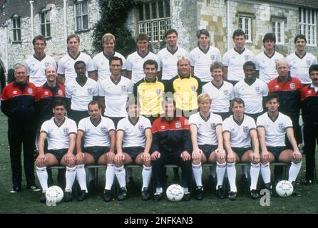 (L-R) England's Gary Lineker and Bryan Robson try to prove their ...