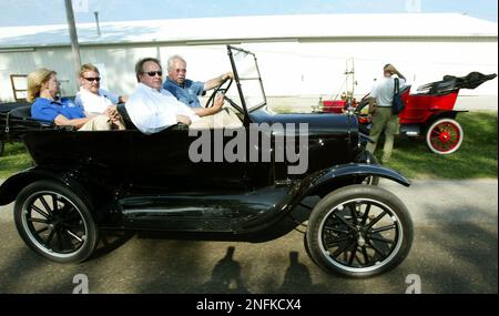 Henry Ford, His Son Edsel, and His Grandson Henry Ford II at the World ...