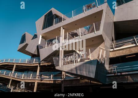 A facade of one of the buildings of the Eric Owen Moss Architects Los ...