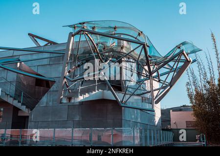 A facade of one of the buildings of the Eric Owen Moss Architects Los ...