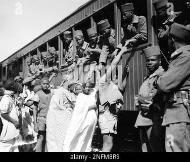 French native Senegalese troops are bidding farewell to relatives at ...