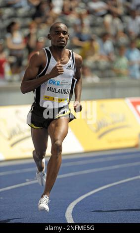 MBULAENI MULAUDZI 800 METRES SOUTH AFRICA OLYMPIC STADIUM HELSINKI ...