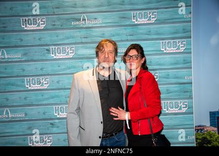 Uwe Rohde und Freundin Kirsten bei der HOB´s Hut of Burger Opening ...