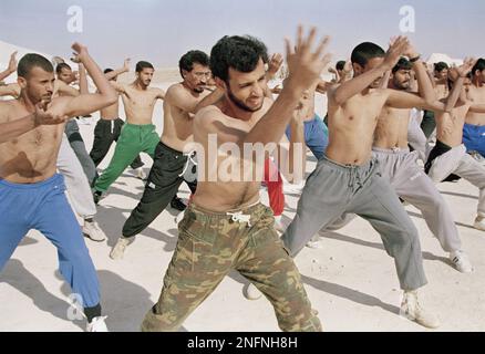 Kuwaiti Volunteer Army trains in exile in the Saudi Arabian Desert ...