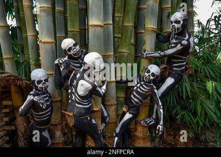 Natives with skeleton painting, Omo Bugamo tribe or skeleton people ...