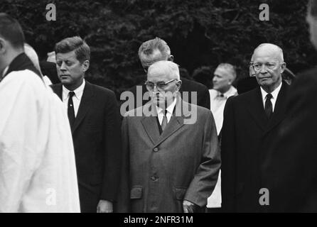President John F. Kennedy and Harry S. Truman in the Oval Office of the ...