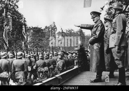 1939 ADOLF HITLER SALUTE GERMAN INVASION OCCUPATION POLAND Adolf Hitler ...