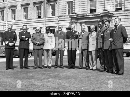 Vice Chief of the Australian Defence Force, Vice Adm. Ray Griggs (left ...
