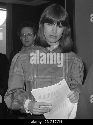 32-year-old Marianne Bachmeier, left, arrives with one of her lawyers ...