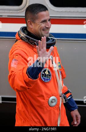 Space Shuttle Discovery pilot George Zamka, right, Mission Specialist ...