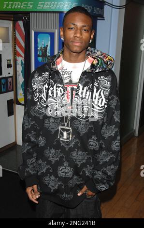 Raooer Soulja Boy makes an appearance on MTV's Total Request Live at ...