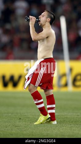 Bayern's Franck Ribery from France, Arjen Robben from the Netherlands ...