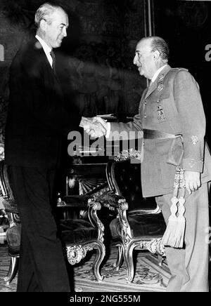 Spanish dictator Generalissimo Francisco Franco casting his vote, Spain ...