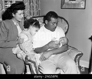 The wife of world heavyweight boxing champion Floyd Patterson, Sandra ...