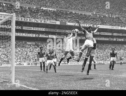 May 31, 1970 - Mexico City, Mexico - Brazilian soccer player PELE ...