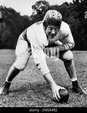 New York Giants' Mel Hein is seen in 1939. (AP Photo Stock Photo - Alamy