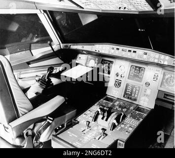 Airbus A320 thrust levers on the centre pedestal instrument panel ...