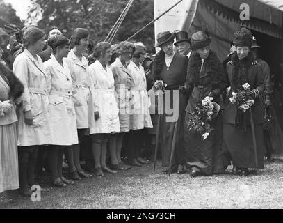 Queen Alexandra with sister Dowager Empress Marie Feodorovna Stock ...