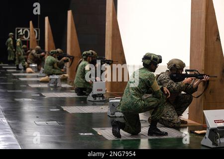 Singapore Army soldiers with 3rd Battalion Singapore Guards, 7th ...