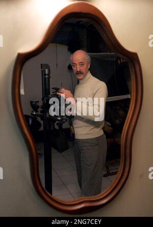 Iranian photographer, Jahangir Razmi Pulitzer-winning picture of a 1979 ...