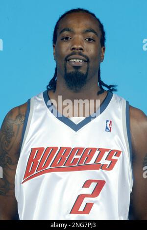 Charlotte Bobcats forward Melvin Ely, left, shoots over Atlanta Hawks ...