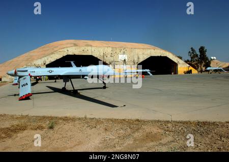 Anti-tank laser-guided missile system. Anti-tank weapon Stock Photo - Alamy
