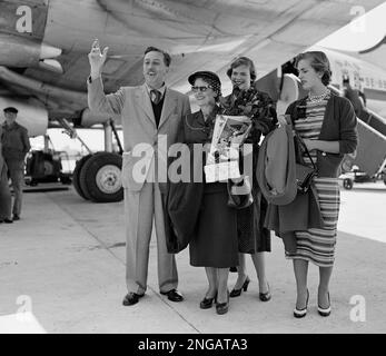Walt Disney with his wife, Lillian Bounds after the Oscars prize-giving ...