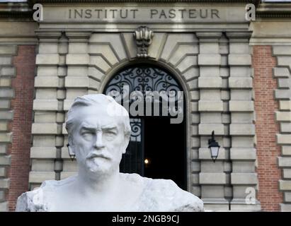 Statue of Louis Pasteur in front of the Institut Pasteur building ...