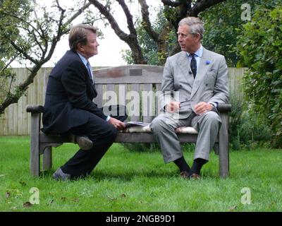 LONDON - ENGLAND 30 OCT: Steve Backshall attends the Pride of Britain ...