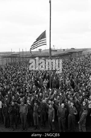 29 April 1945. U.S. soldiers liberate Dachau Concentration Camp Stock ...