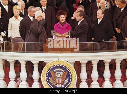 LYNDON B. JOHNSON is sworn in as President aboard Air Force One 22 ...