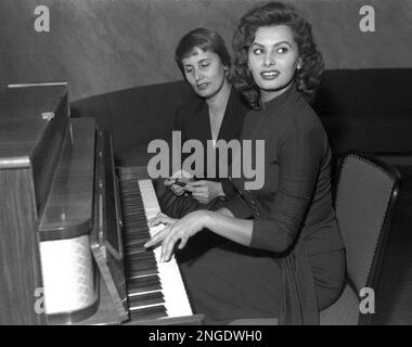 Romilda Villani, mother of Sophia Loren Sophia Loren will play her ...