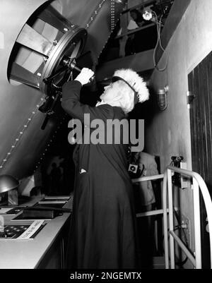The 200-inch Hale Telescope at the Palomar Observatory, San Diego ...