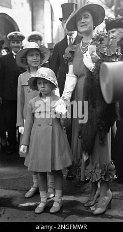 Princess Elizabeth of York and her sister Princess Margaret Rose with ...