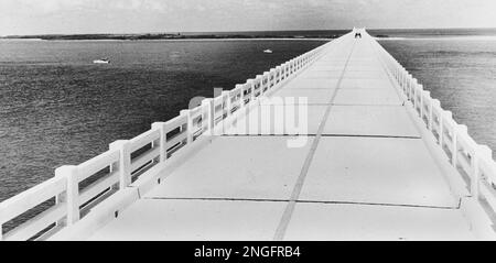One of the long bridges linking the keys on the overseas highway from ...