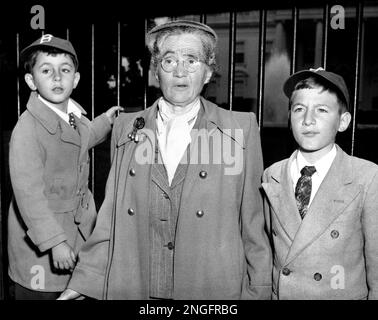 The electric chair that Julius and Ethel Rosenberg were executed in ...