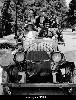 THE BEVERLY HILLBILLIES, Donna Douglas, Irene Ryan, Larry Pennell ...
