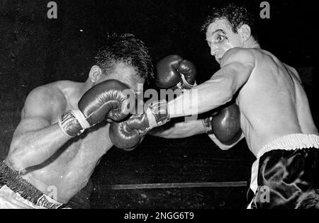 PAUL PENDER V SUGAR RAY ROBINSON BOXING MATCH 23 JANUARY 1960 Stock ...